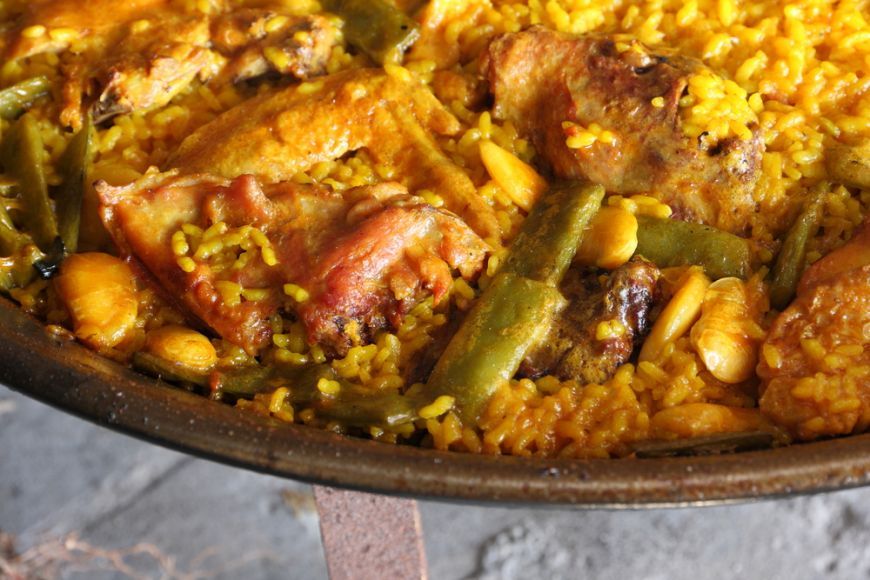 Paella cu pui si pastai de mazare | FoodStory | StirileProTV.ro