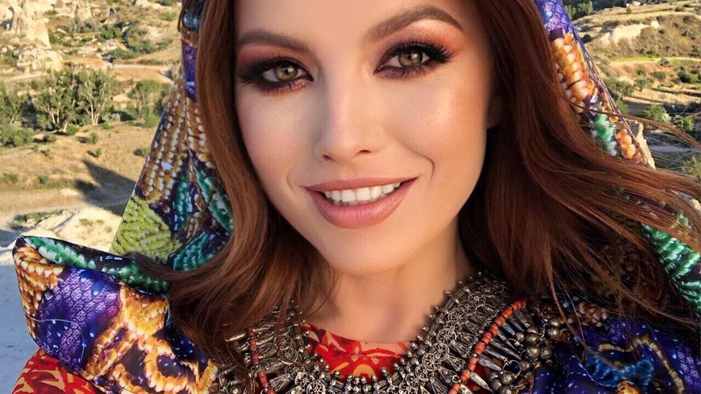 PRO TV - Elena Gheorghe, în costum de baie pe Instagram. Fanii au fost ... PRO TV - Elena Gheorghe, în costum de baie pe Instagram. Fanii au fost ...